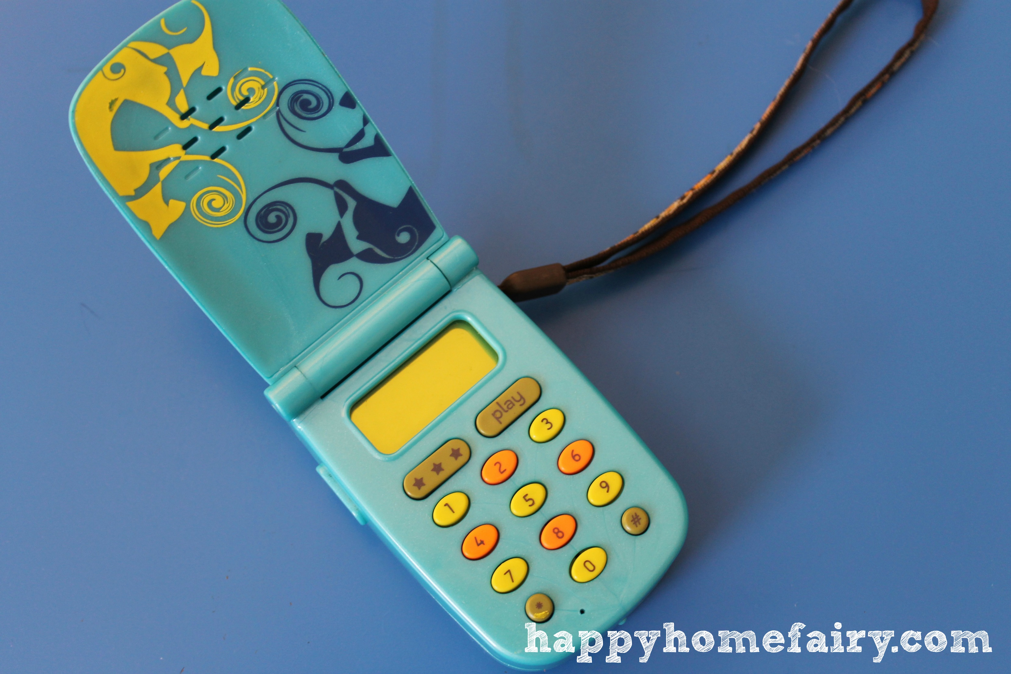 Making Lunch Boxes Fun - Toy Cell Phone - Happy Home Fairy