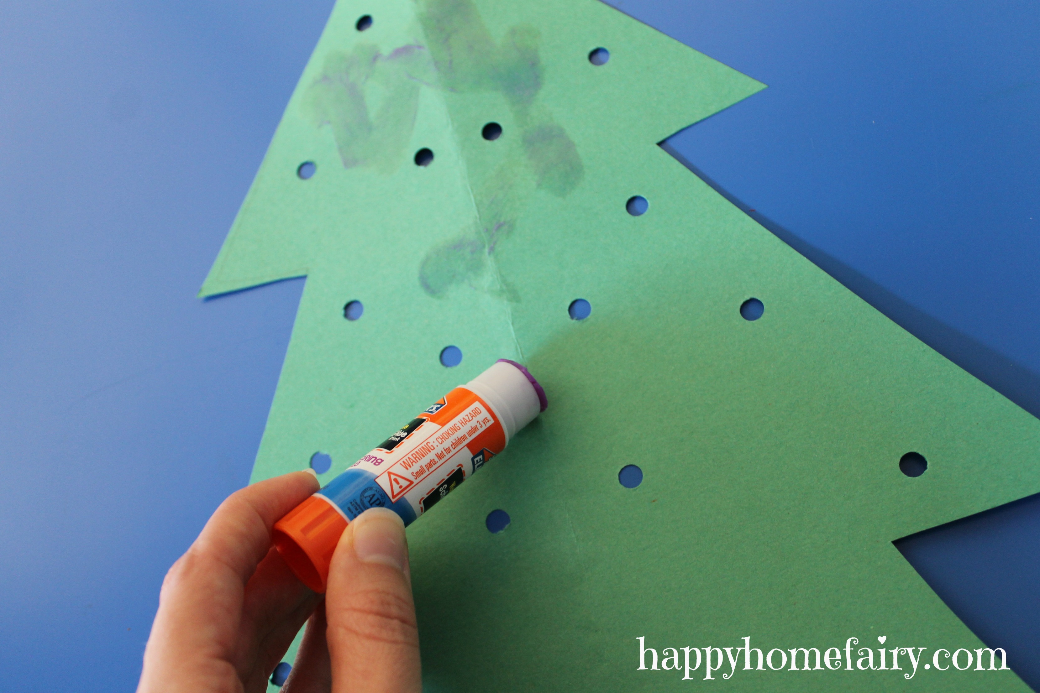 Easy (and soooo fun) Christmas Tree Craft - Happy Home Fairy